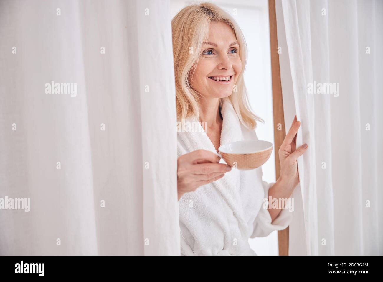 Happy spa client hi-res stock photography and images - Alamy