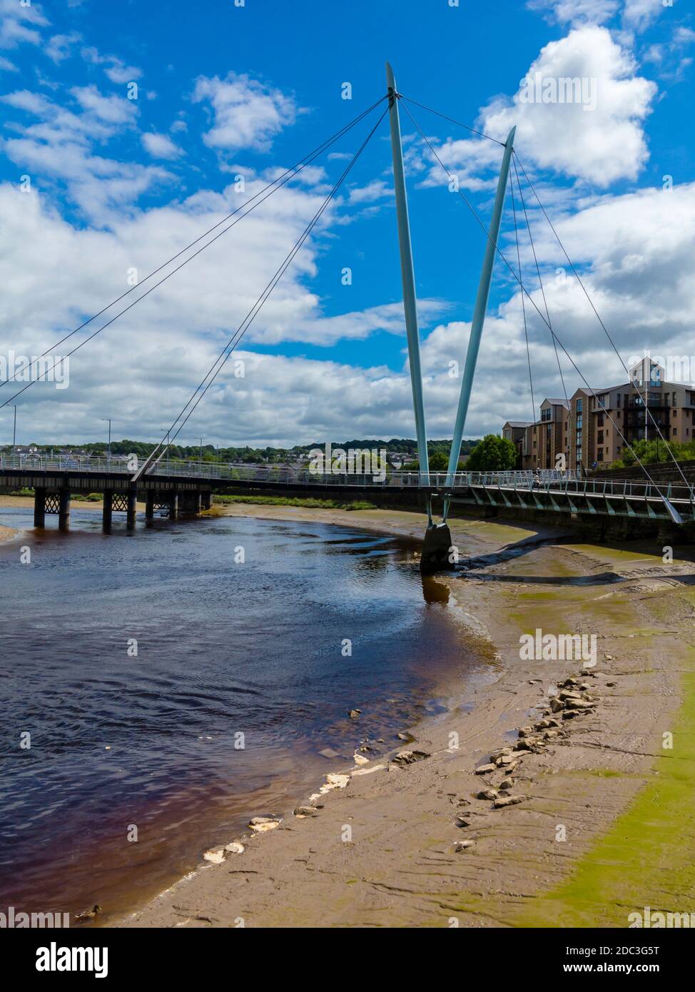 Stay cable bridge hi-res stock photography and images - Alamy