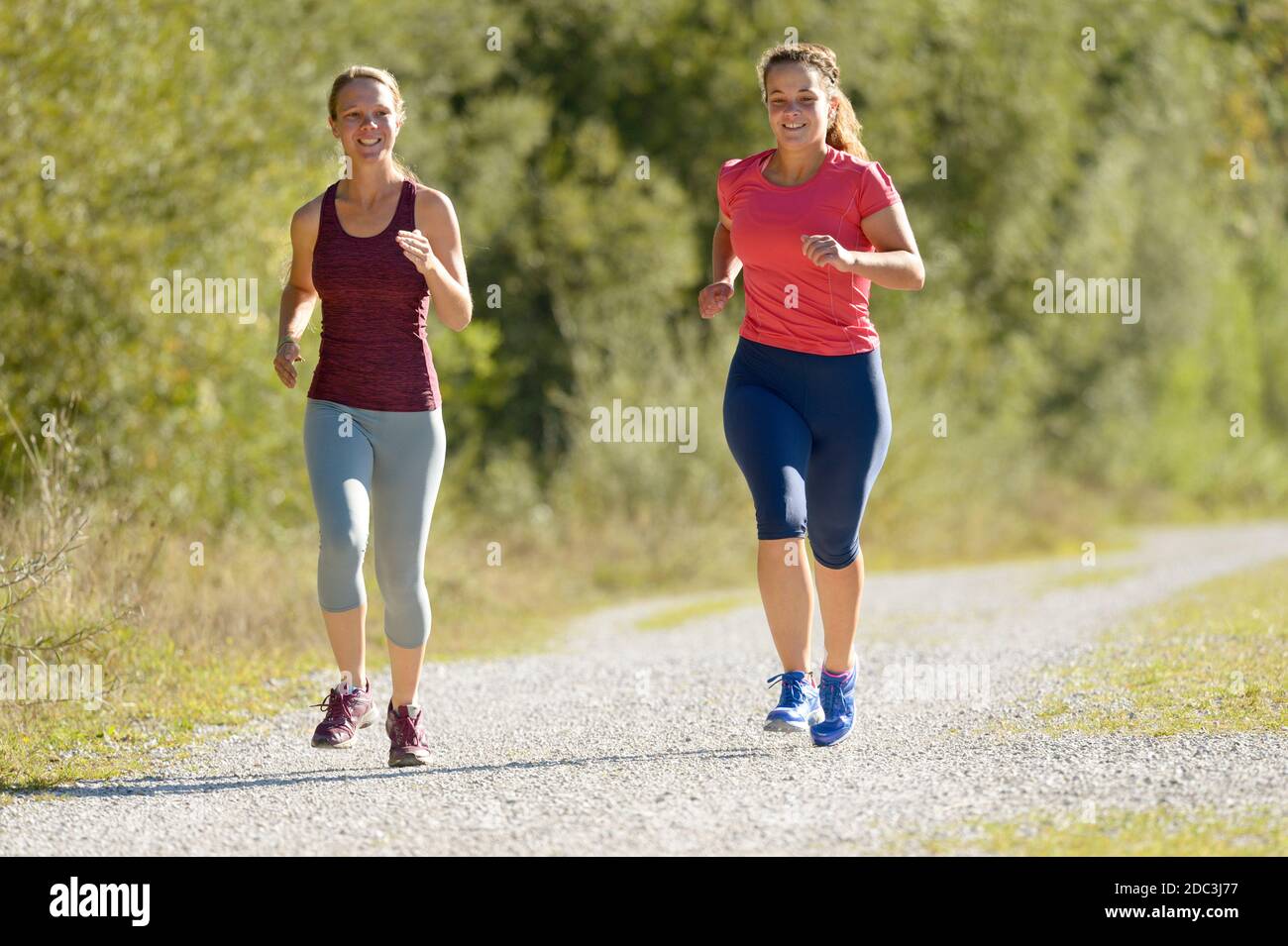 Sisters summer woman hi-res stock photography and images - Alamy