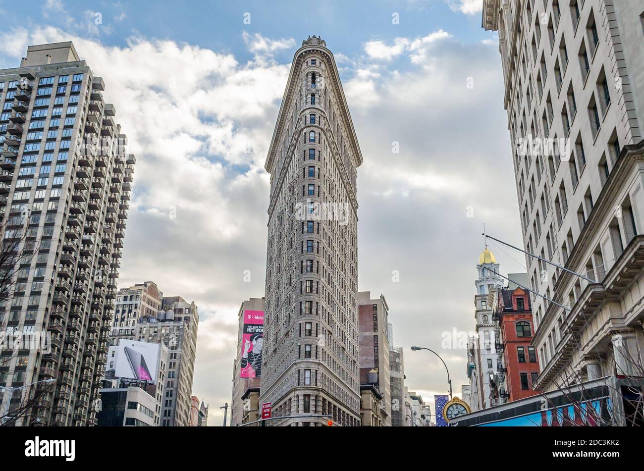 Flatiron construction hi-res stock photography and images - Alamy