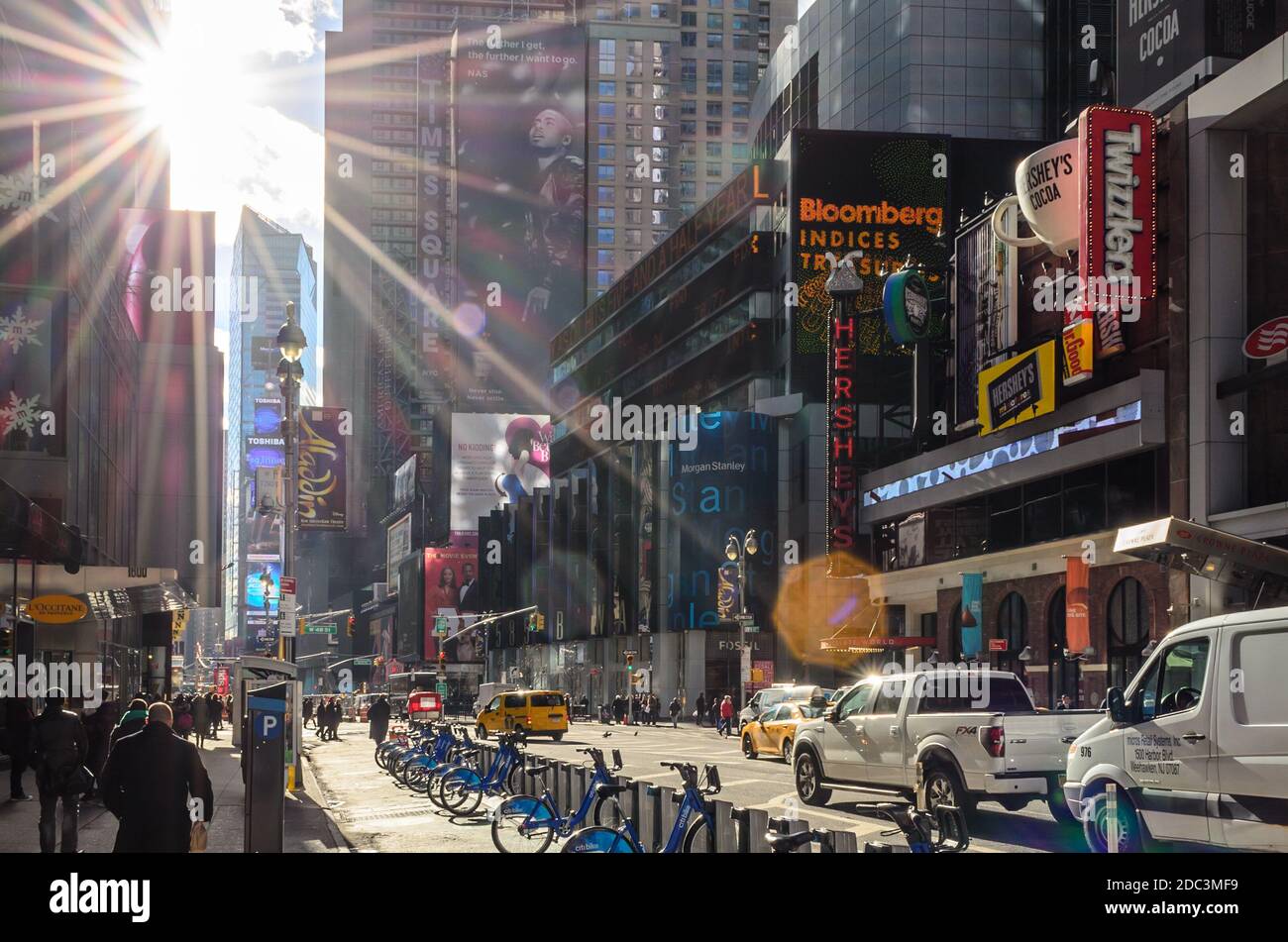 Times square billboards silhouette hi-res stock photography and images ...