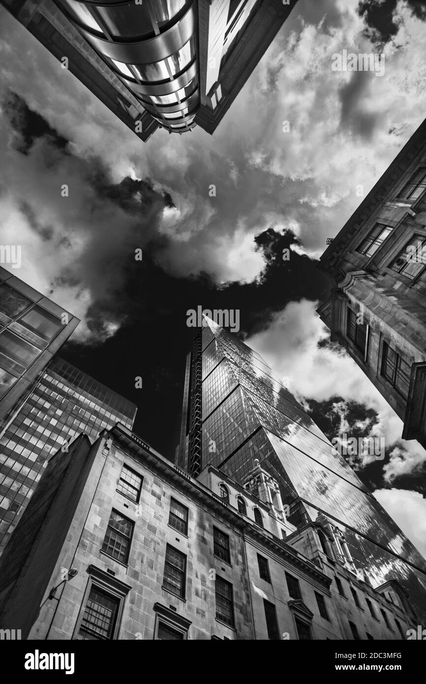 Tall people heights hi-res stock photography and images - Alamy