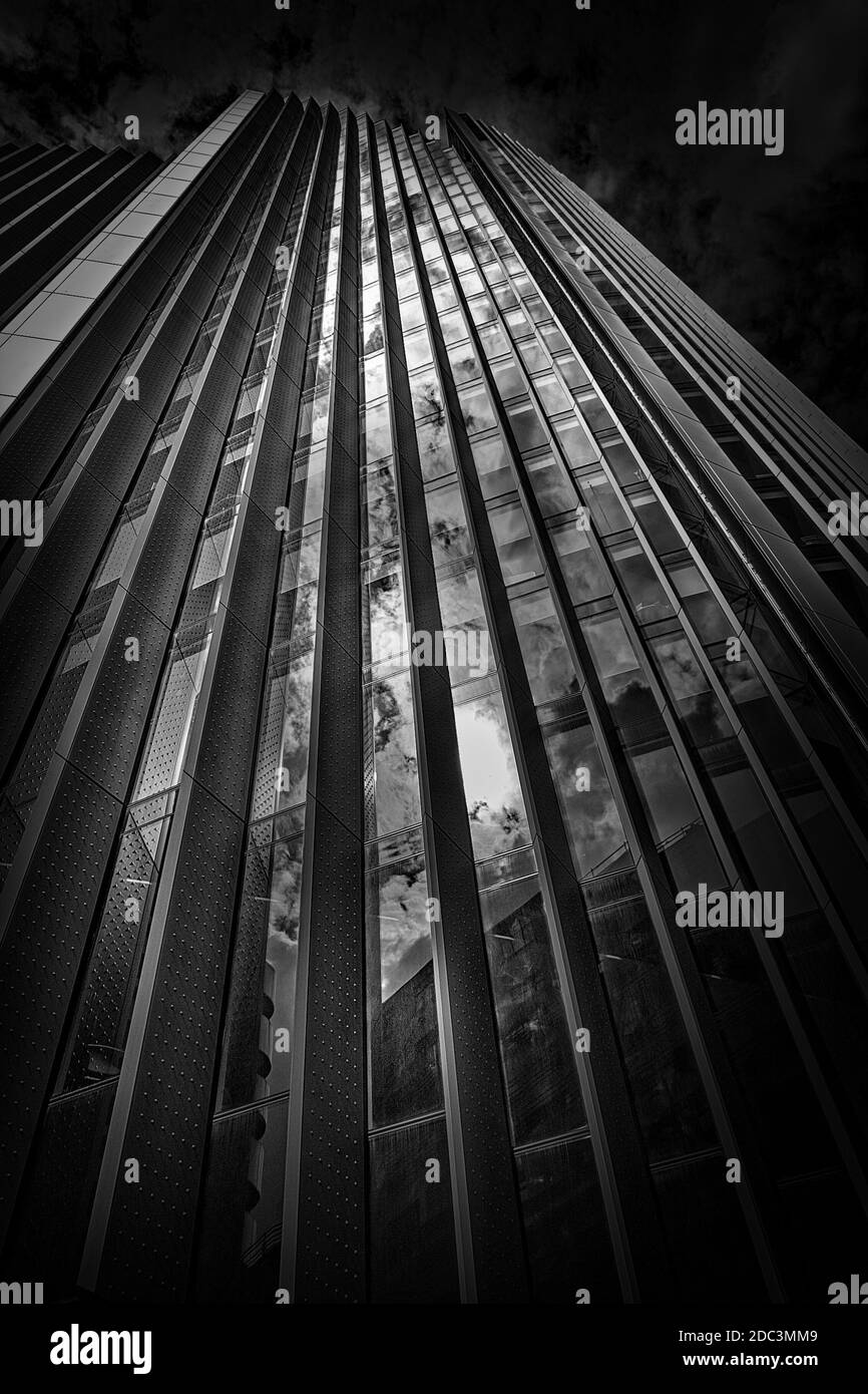 Tall modern black white tower hi-res stock photography and images - Alamy