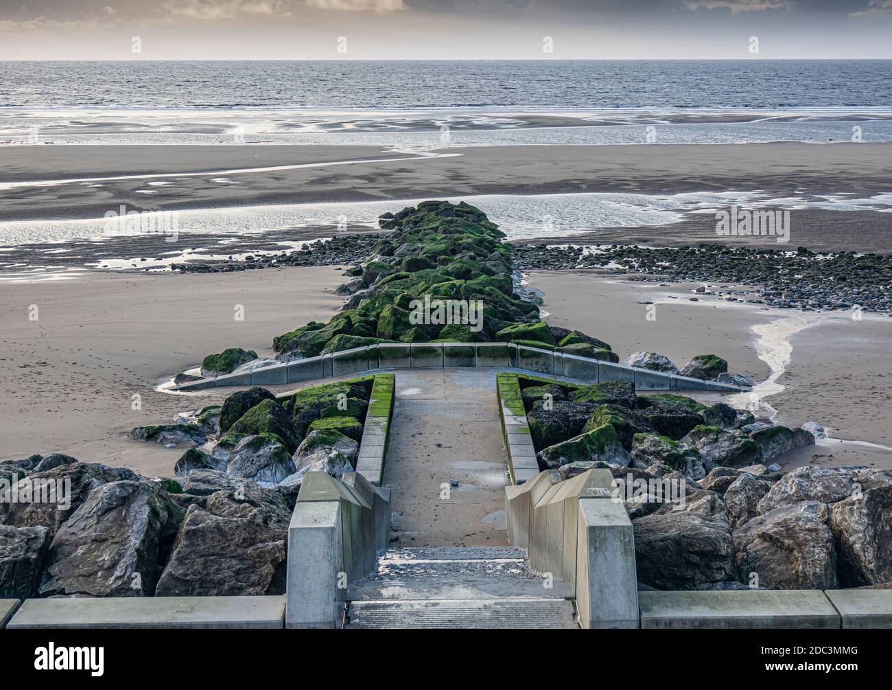 Footbridge over Rock Groin at Larkhome Fleetwood Stock Photo - Alamy