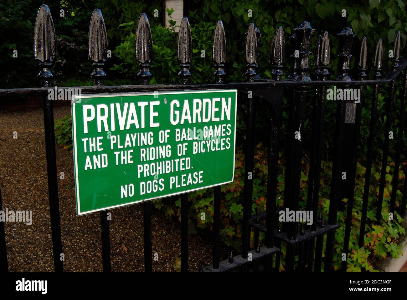 Private Garden Street Sign Stock Photo - Alamy