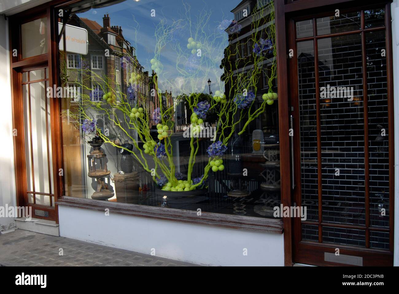 Wimbledon window display hi-res stock photography and images - Alamy
