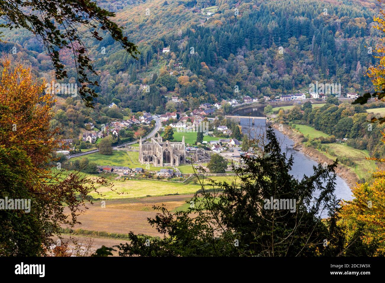 Devils Pulpit Tintern High Resolution Stock Photography and Images - Alamy