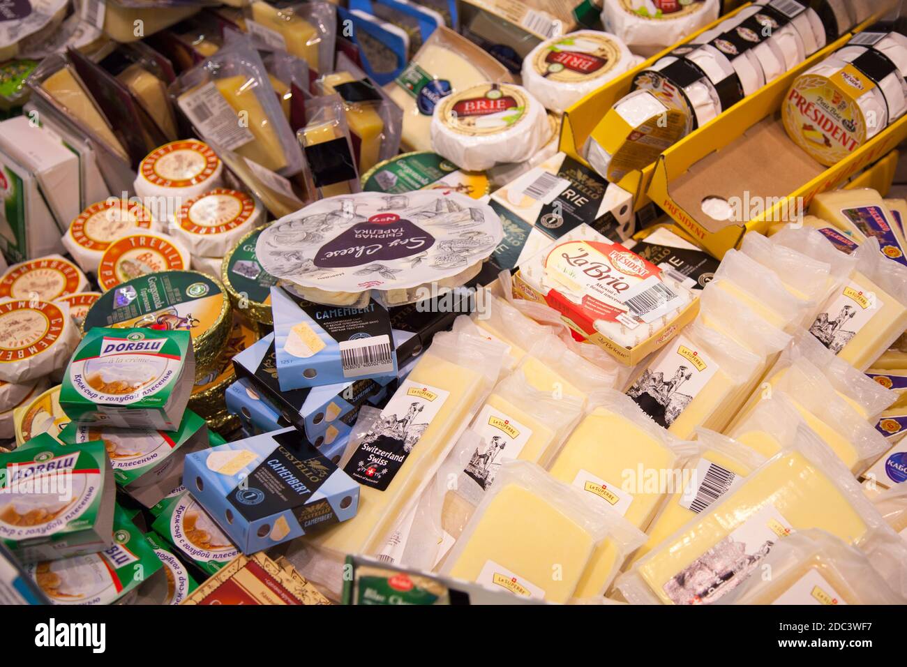 Supermarket cheese selection hi-res stock photography and images - Alamy