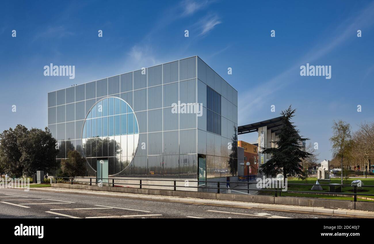 Milton Keynes Gallery - Original building by LCE andrzej blonski ...