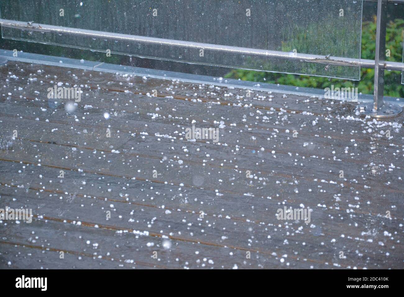 Rainwater falling hi-res stock photography and images - Alamy