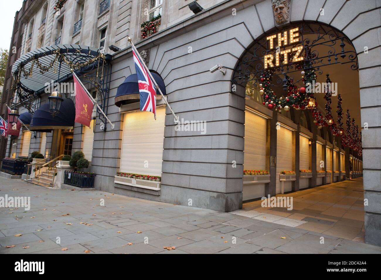 The ritz hotel london christmas hi-res stock photography and images - Alamy