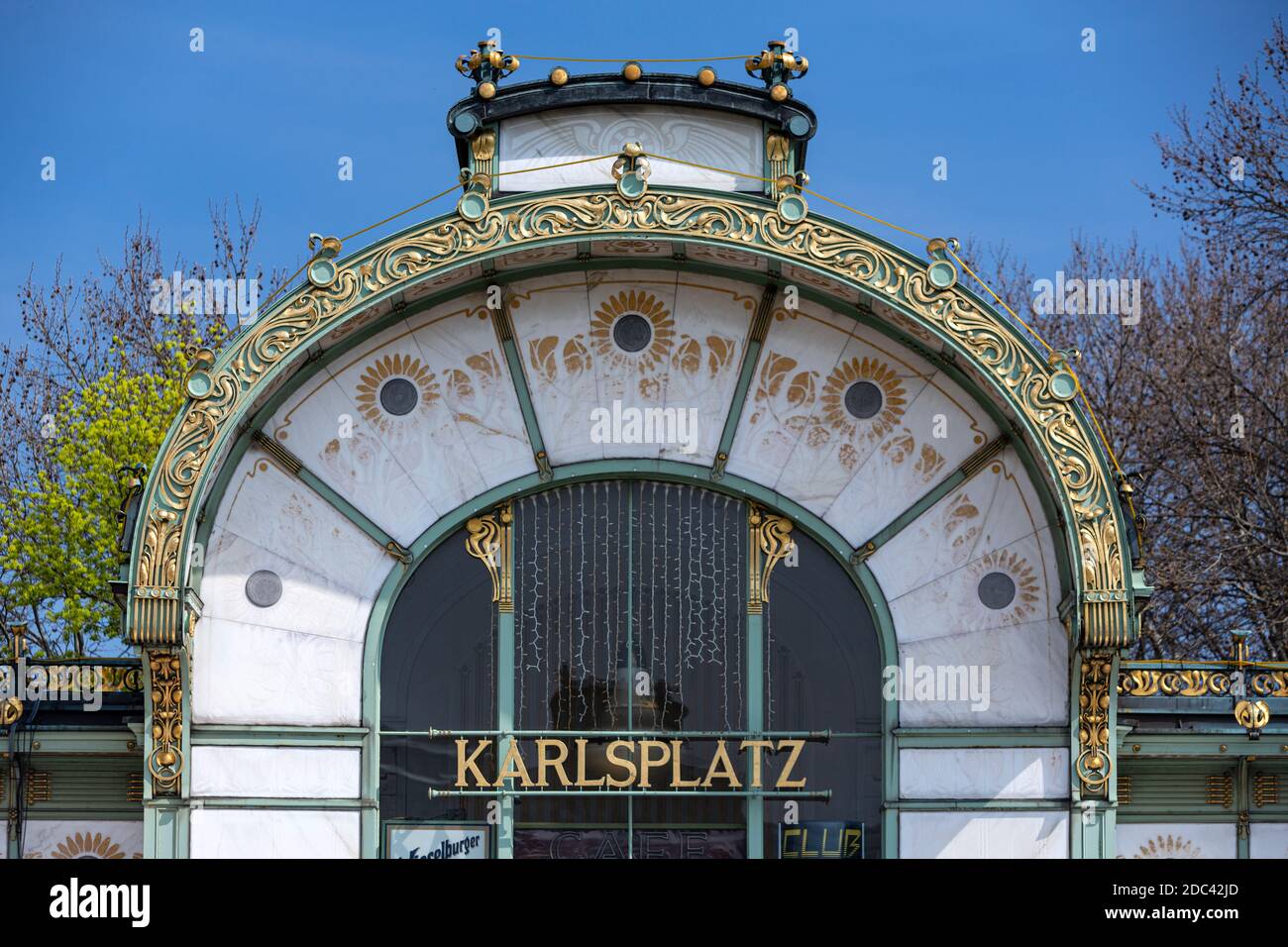 Detail of Karlsplatz Stadtbahn Station, designed by Otto Wagner ...