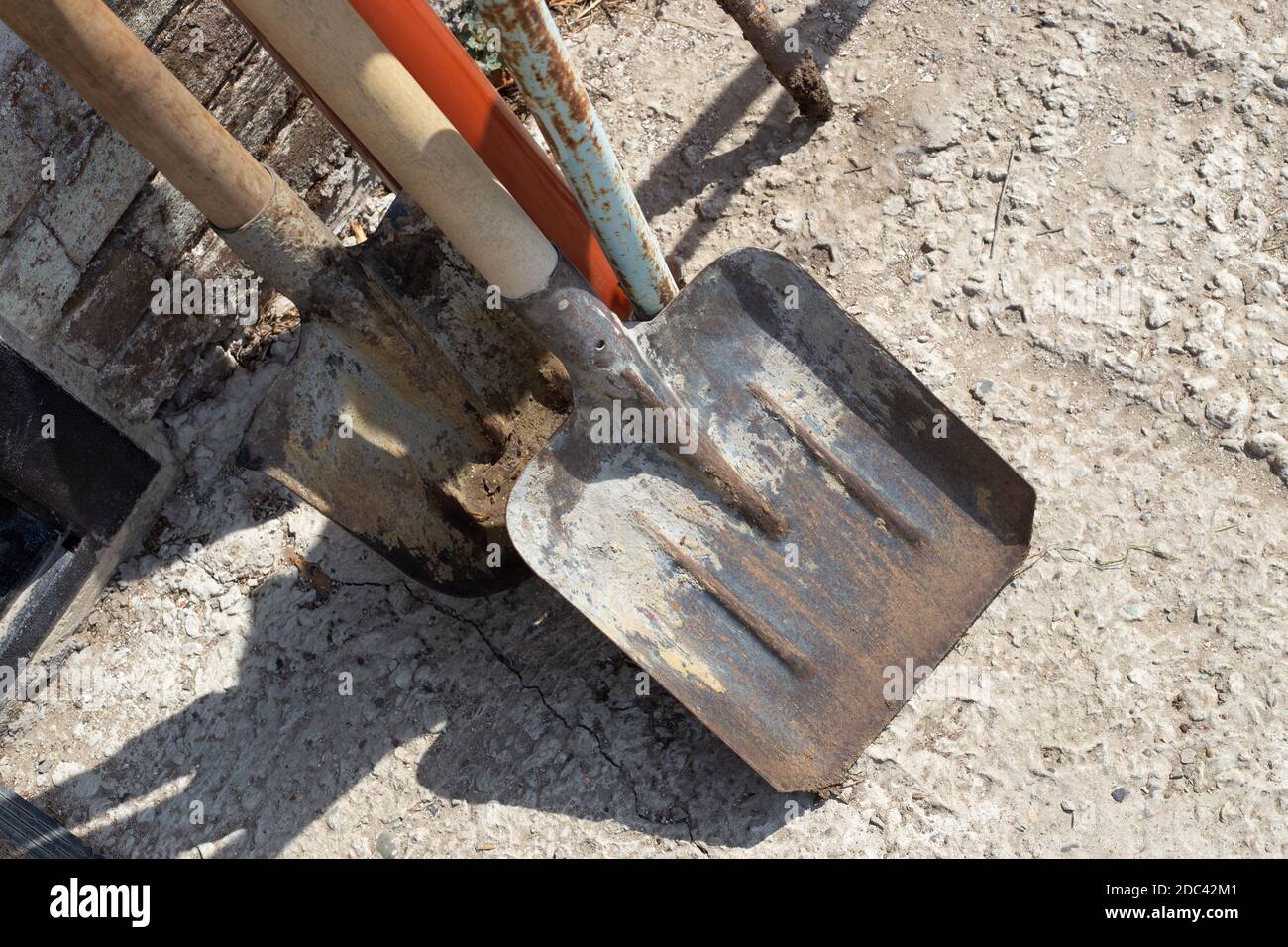 Old spade hi-res stock photography and images - Alamy