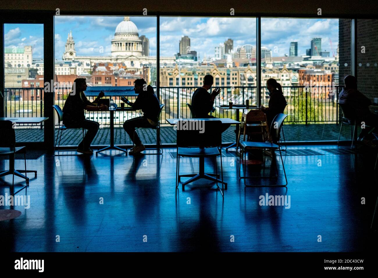 North bank viewing area london hi-res stock photography and images - Alamy