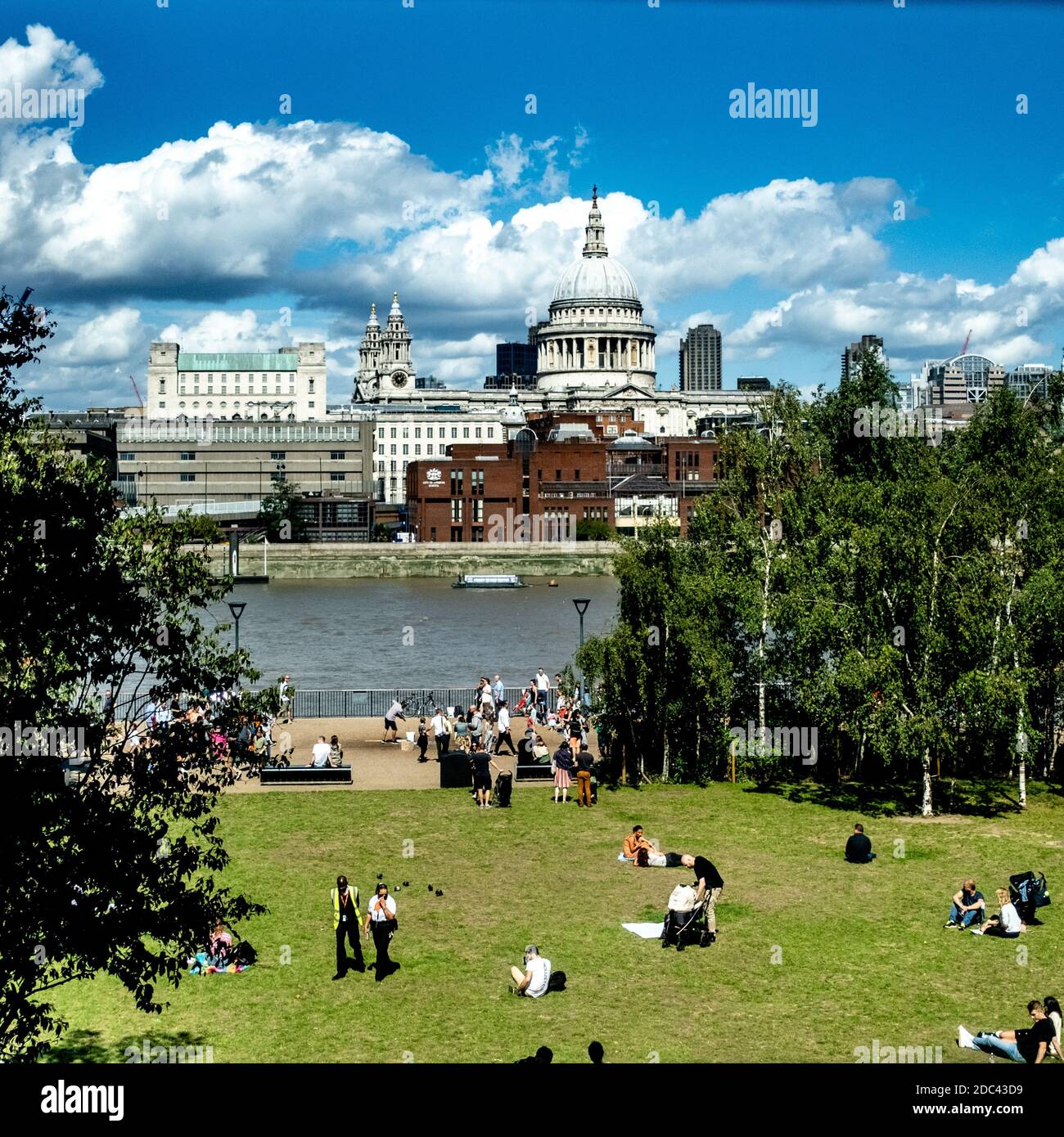 Views from the restaurant and north-facing viewing area to Tate Modern ...