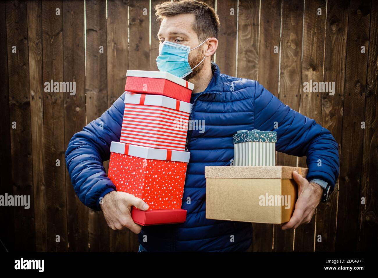 Man gift boxes shopping hi-res stock photography and images - Alamy