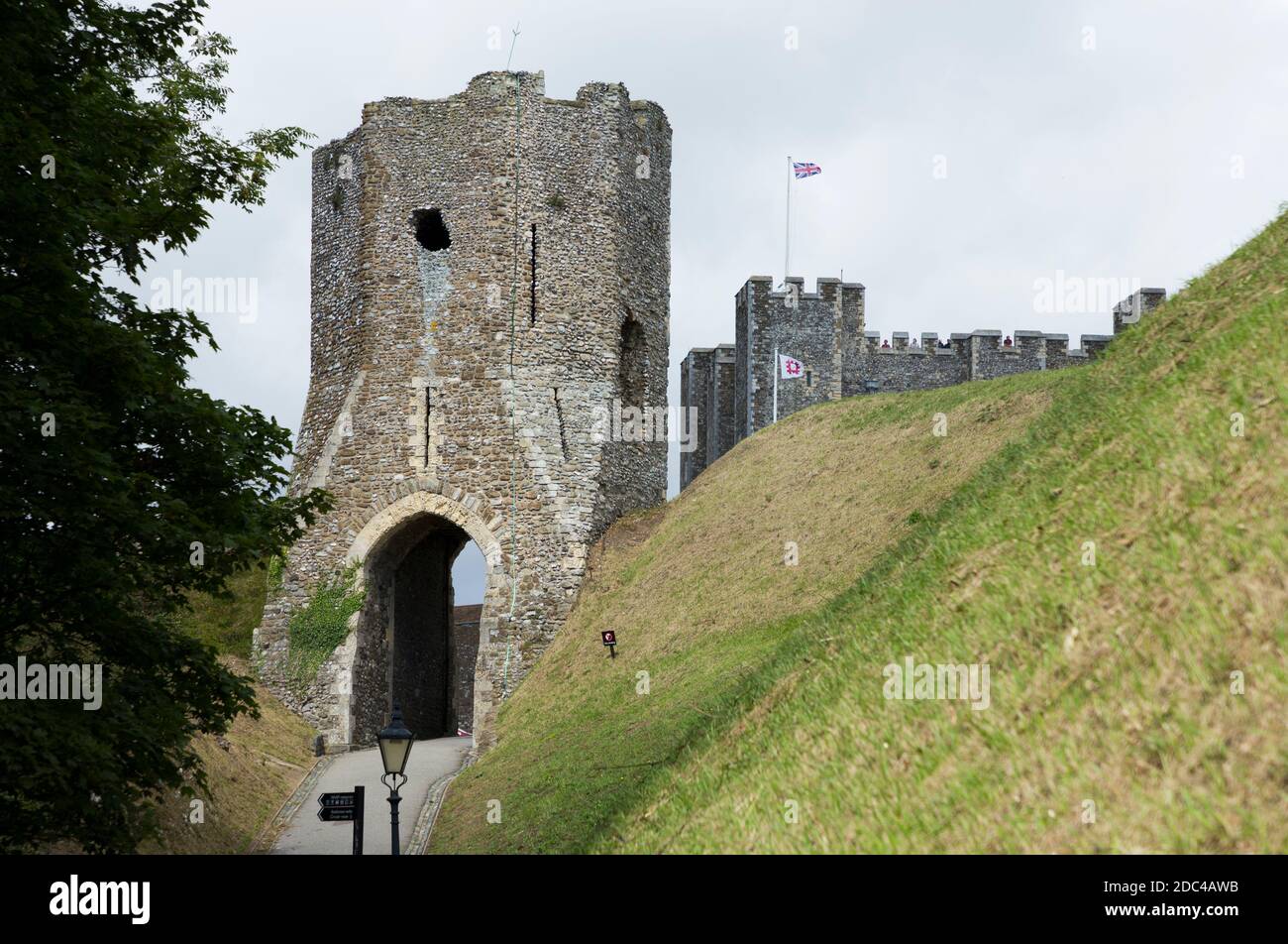 Dover castle gates hi-res stock photography and images - Alamy