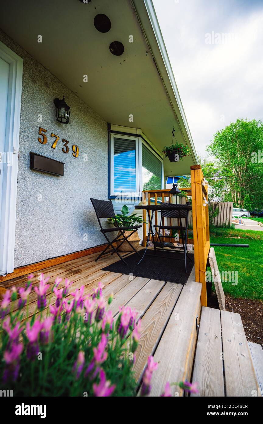 Front patio hi-res stock photography and images - Alamy