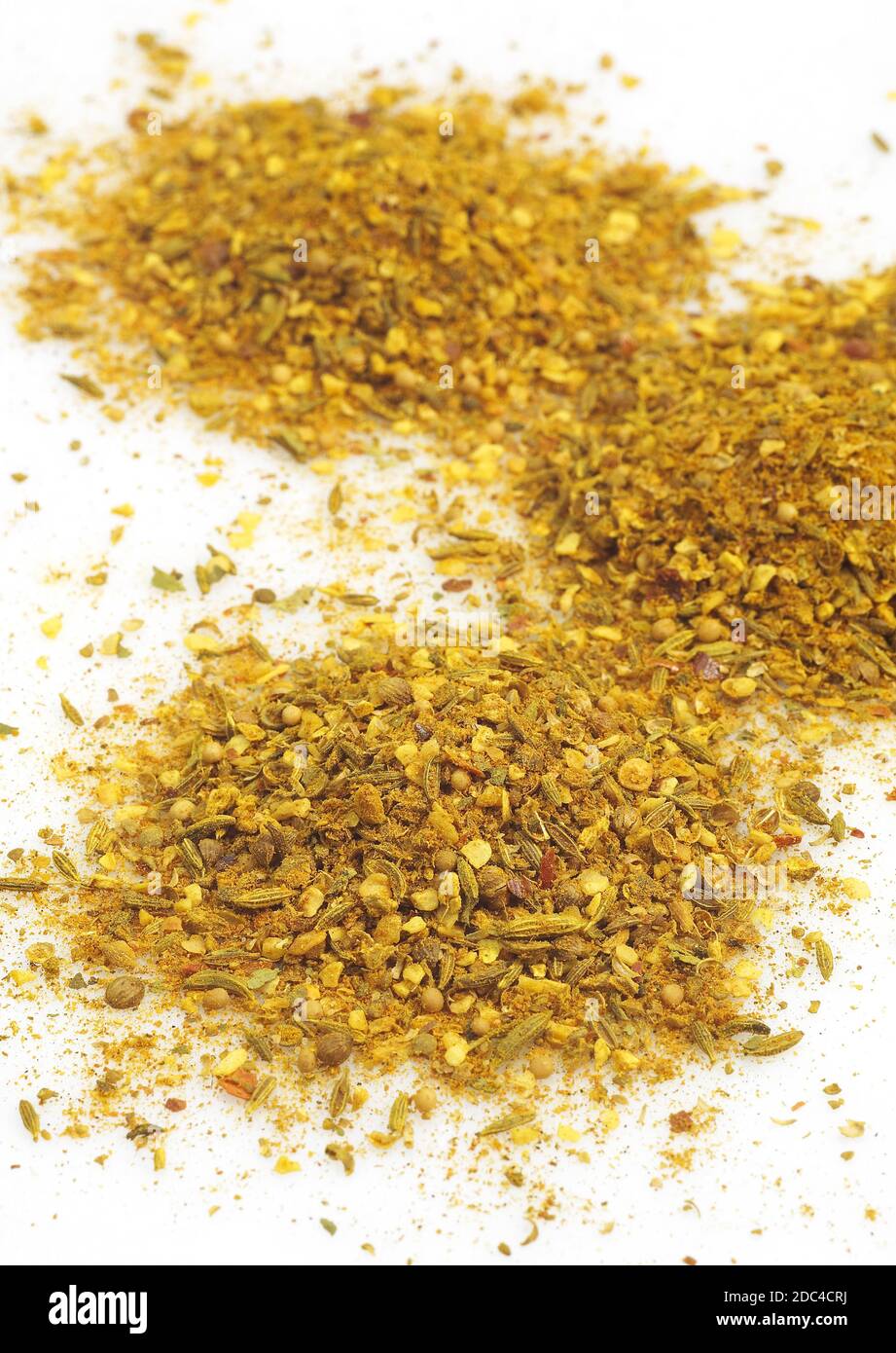 CURRY POWDER AGAINST WHITE BACKGROUND Stock Photo - Alamy