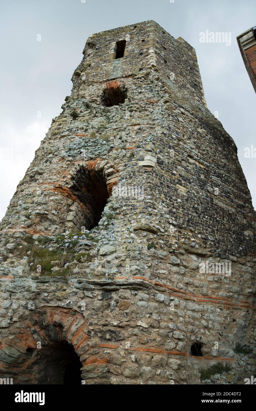 Ruins of roman lighthouse hi-res stock photography and images - Alamy