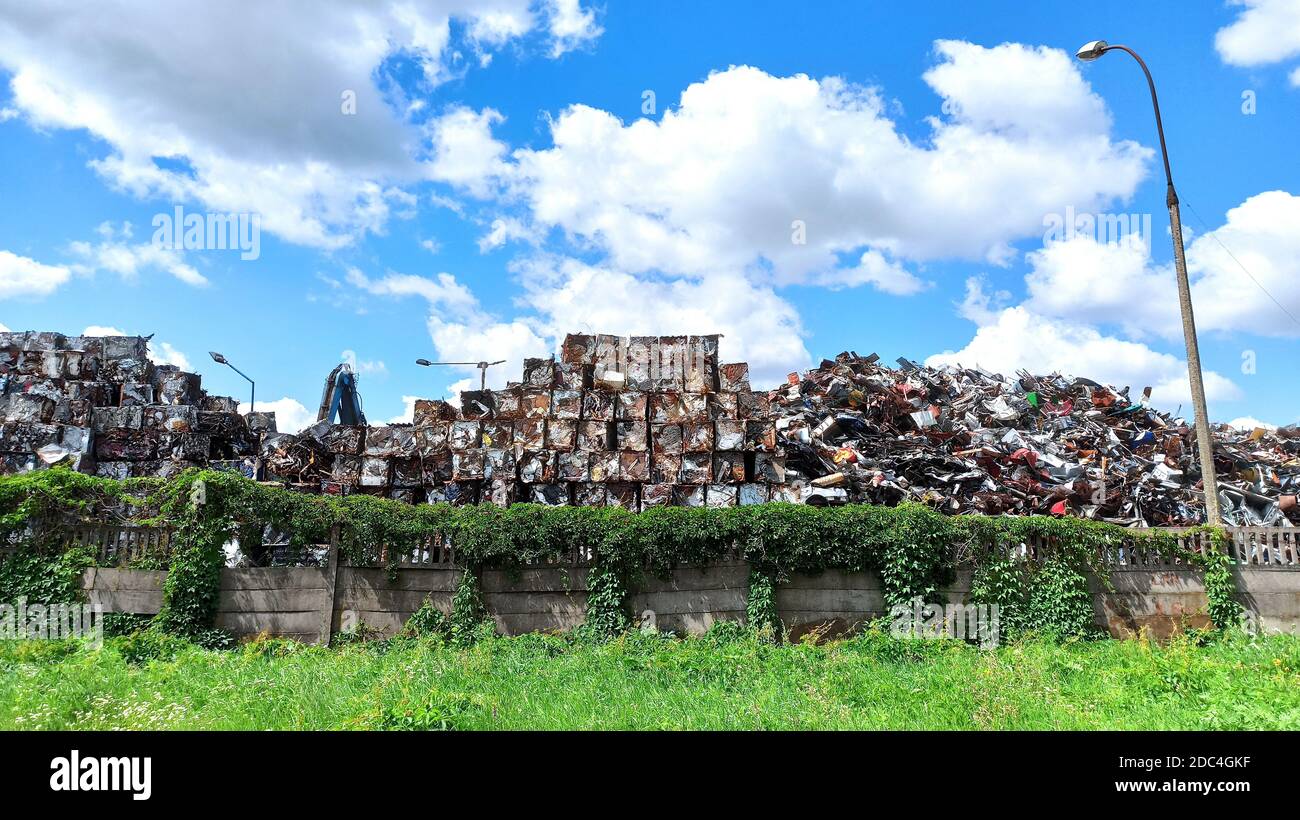 Scrap Cube Metal Recycling Yard Stock Photo - Alamy