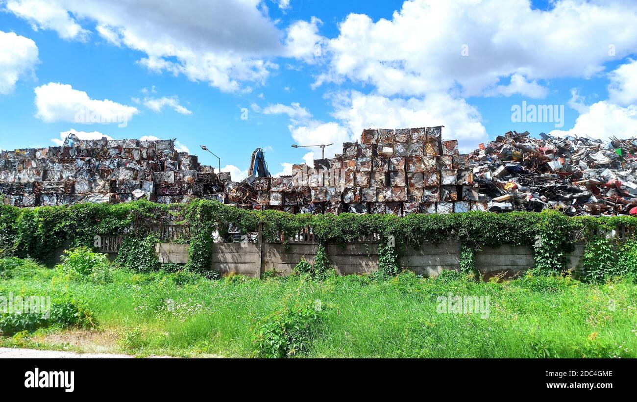 Scrap Cube Metal Recycling Yard Stock Photo - Alamy