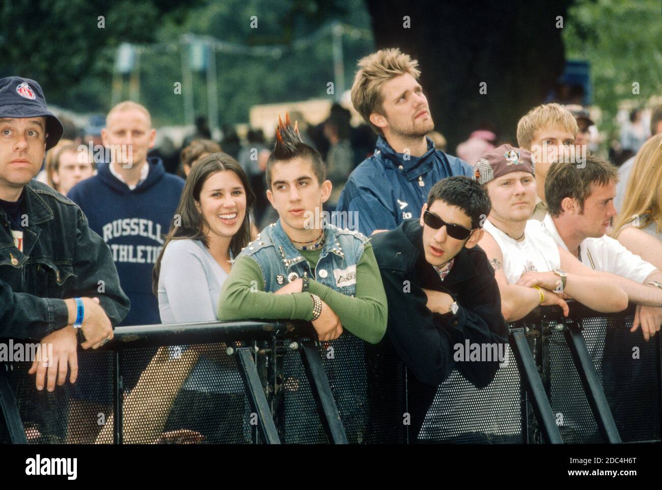 Audience at the Virgin V Festival V2000, Hylands Park, Chelmsford ...