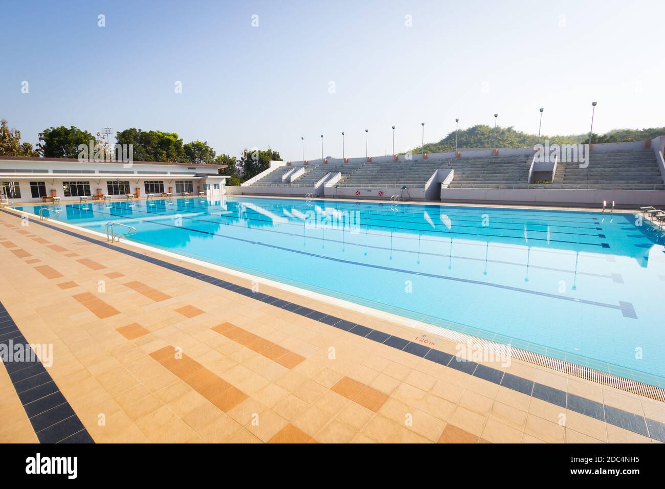 Vacant swimming pool hi-res stock photography and images - Alamy