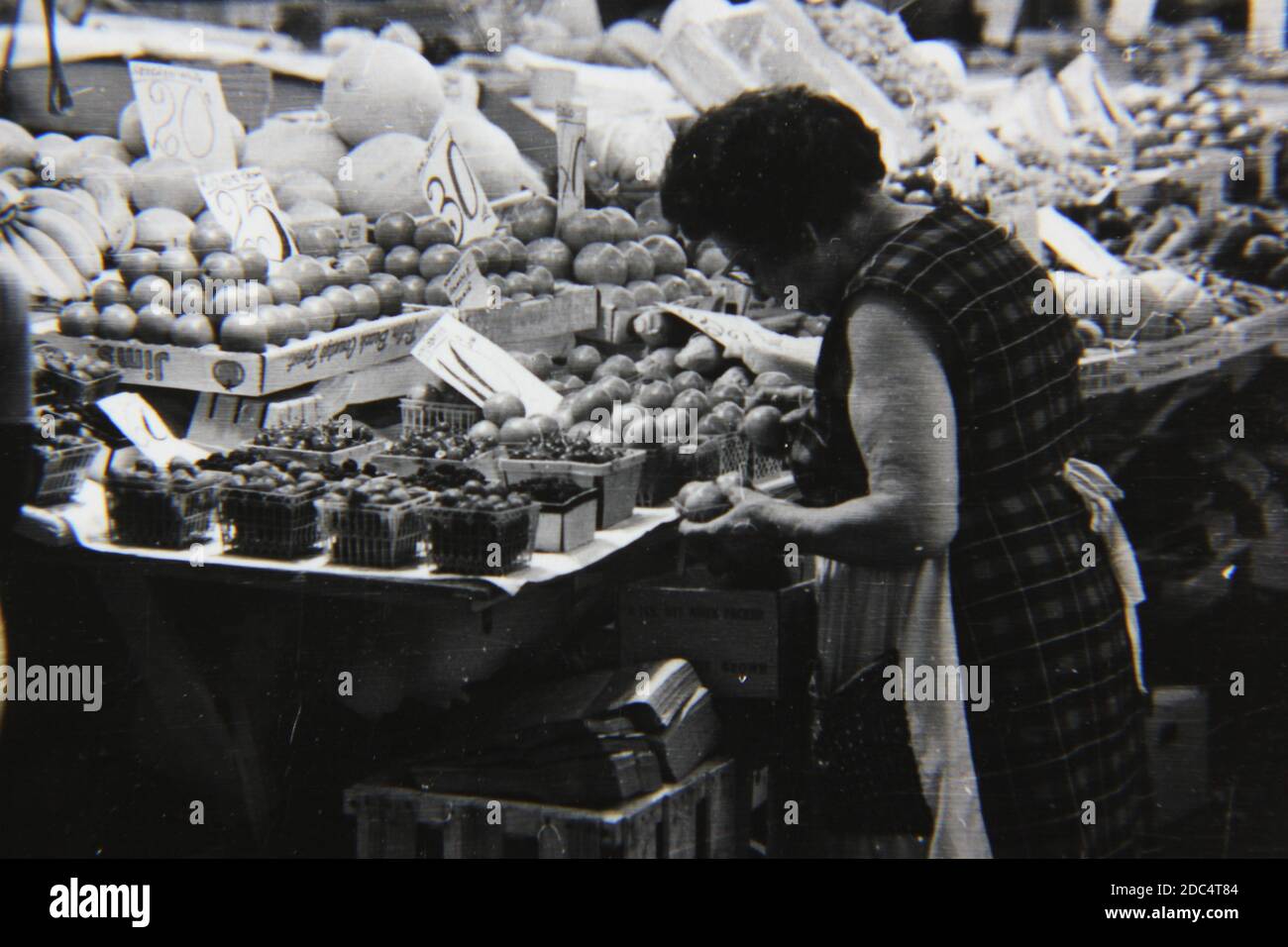 1970s grocery store hi-res stock photography and images - Alamy