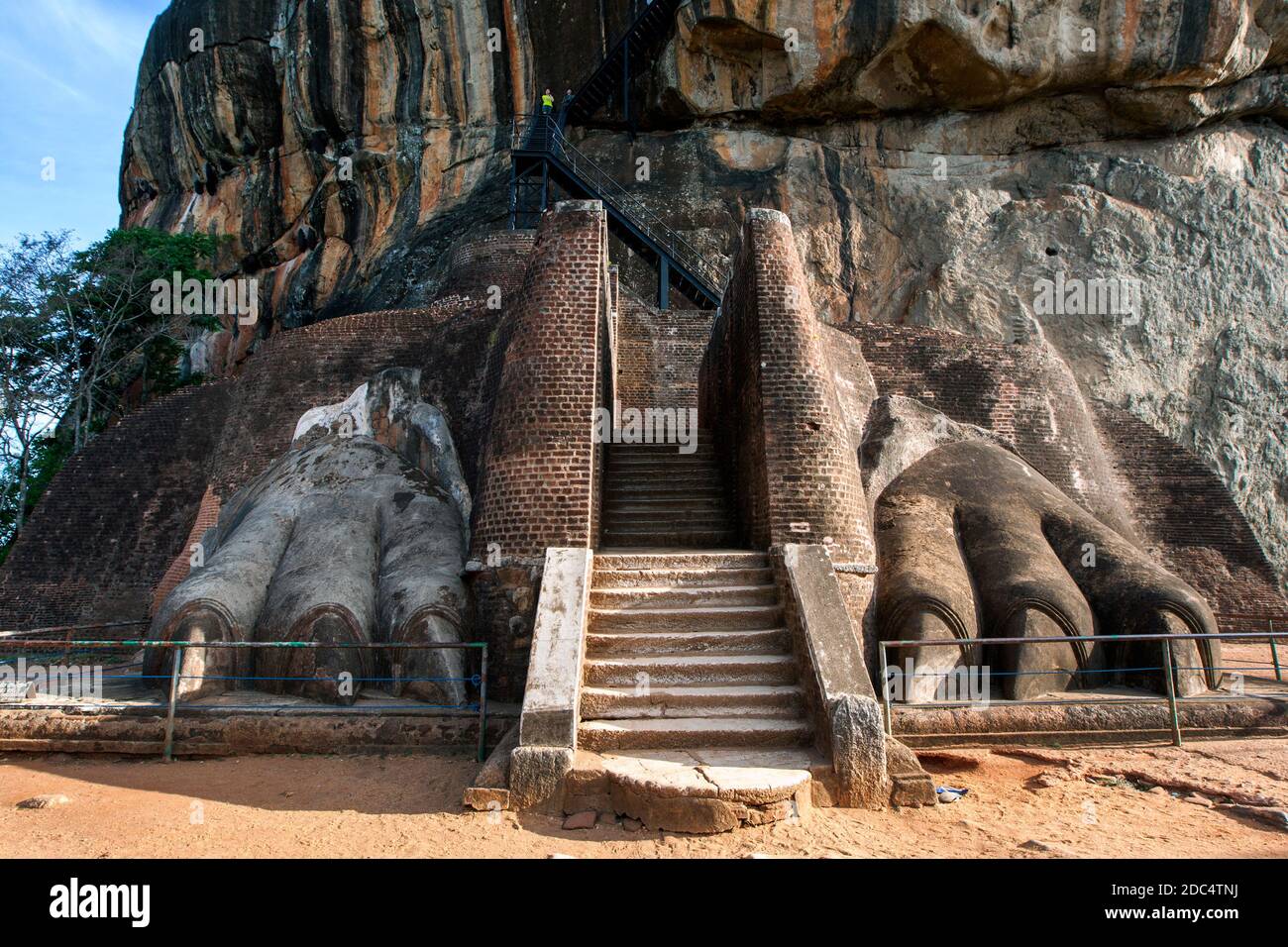 The final climb to the summit of Sigiriya Rock Fortress in Sri Lanka ...