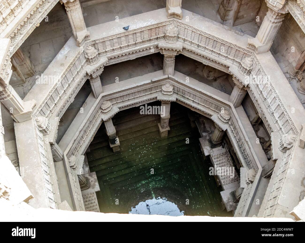 Step well gujarat hi-res stock photography and images - Alamy