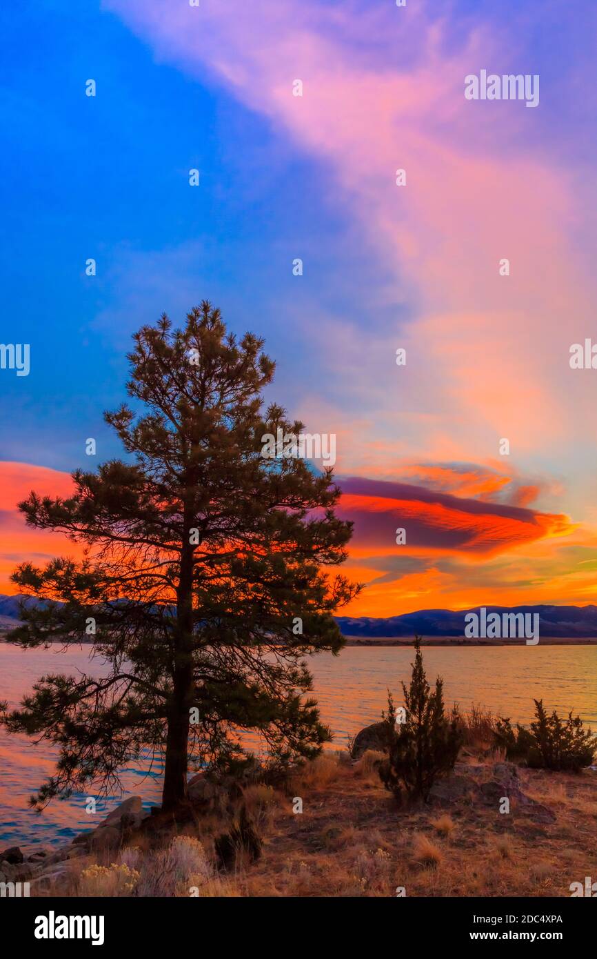 sunrise over canyon ferry lake winston, montana Stock Photo - Alamy