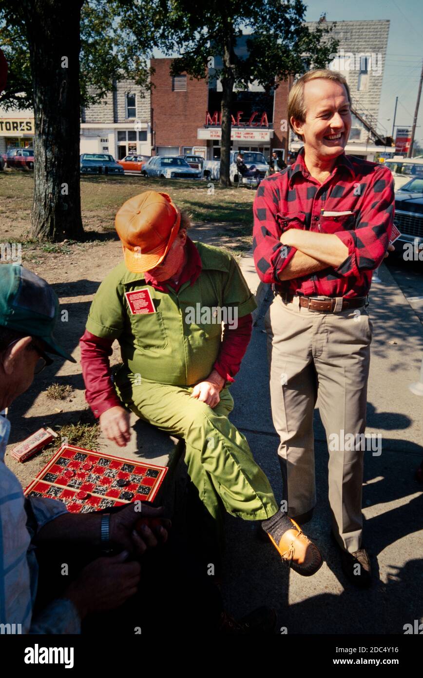 Lamar Alexander Campaigns for Tennessee Governor - 1990. Alexander ...