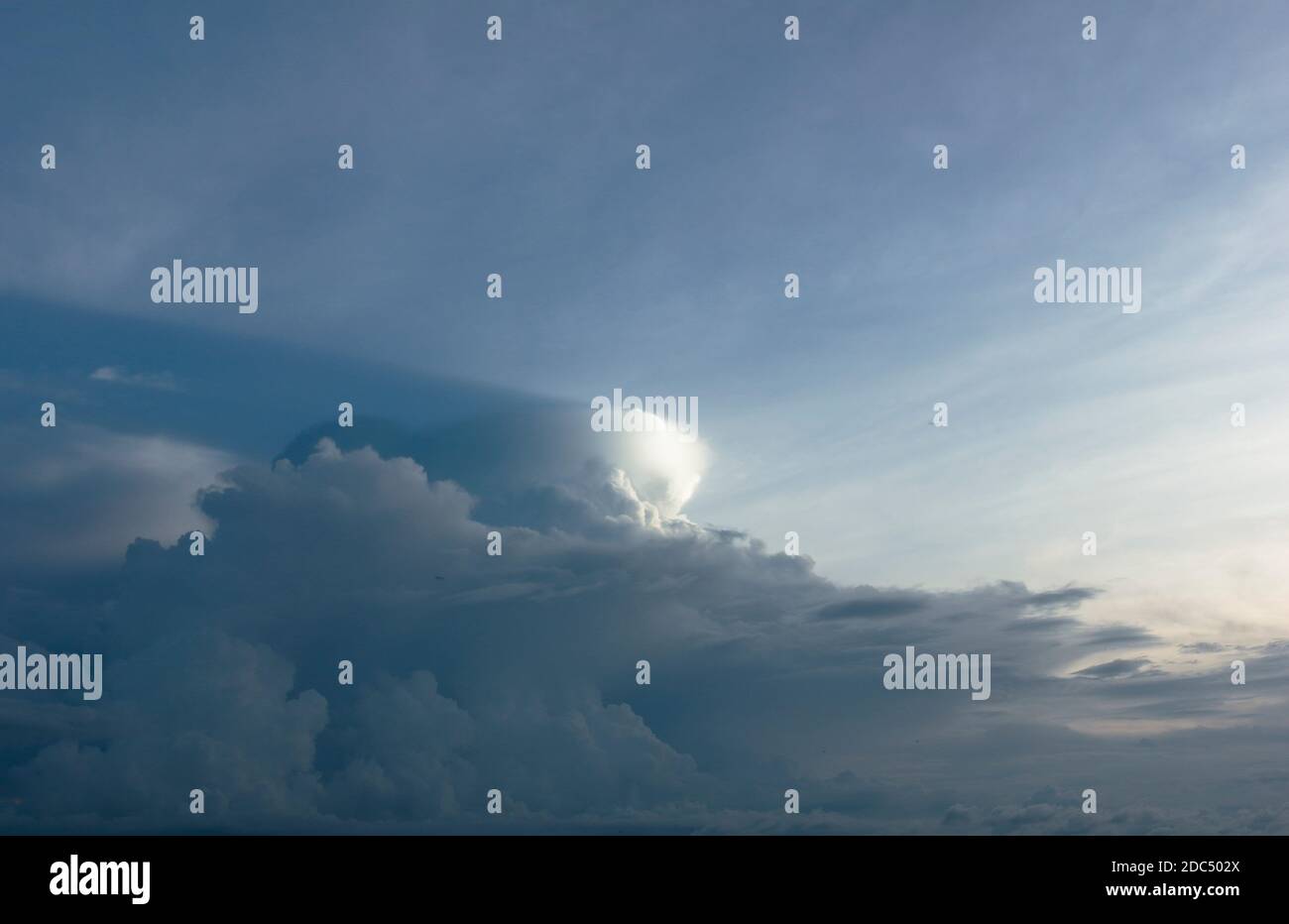 Photo set of clouds in the morning, at sunrise And changing the color ...