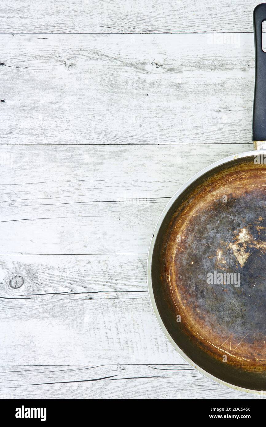 A studio photo of a old frying pan Stock Photo - Alamy
