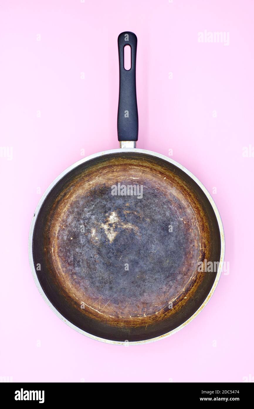A studio photo of a old frying pan Stock Photo - Alamy