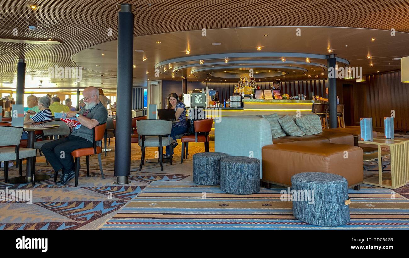 Read seating hi-res stock photography and images - Alamy