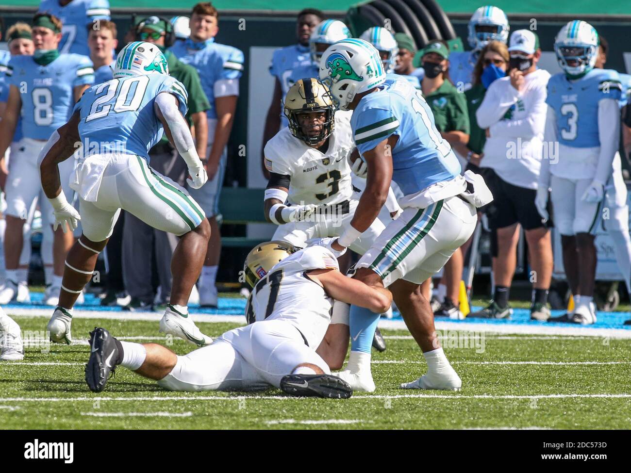 New Orleans, LA, USA. 14th Nov, 2020. Army linebacker Jon Rhattigan (47 ...