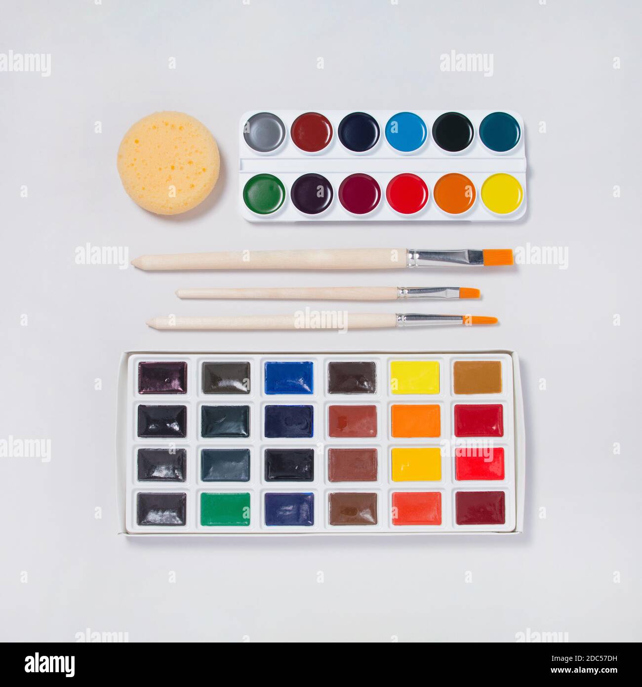 Vintage artist tools hi-res stock photography and images - Alamy