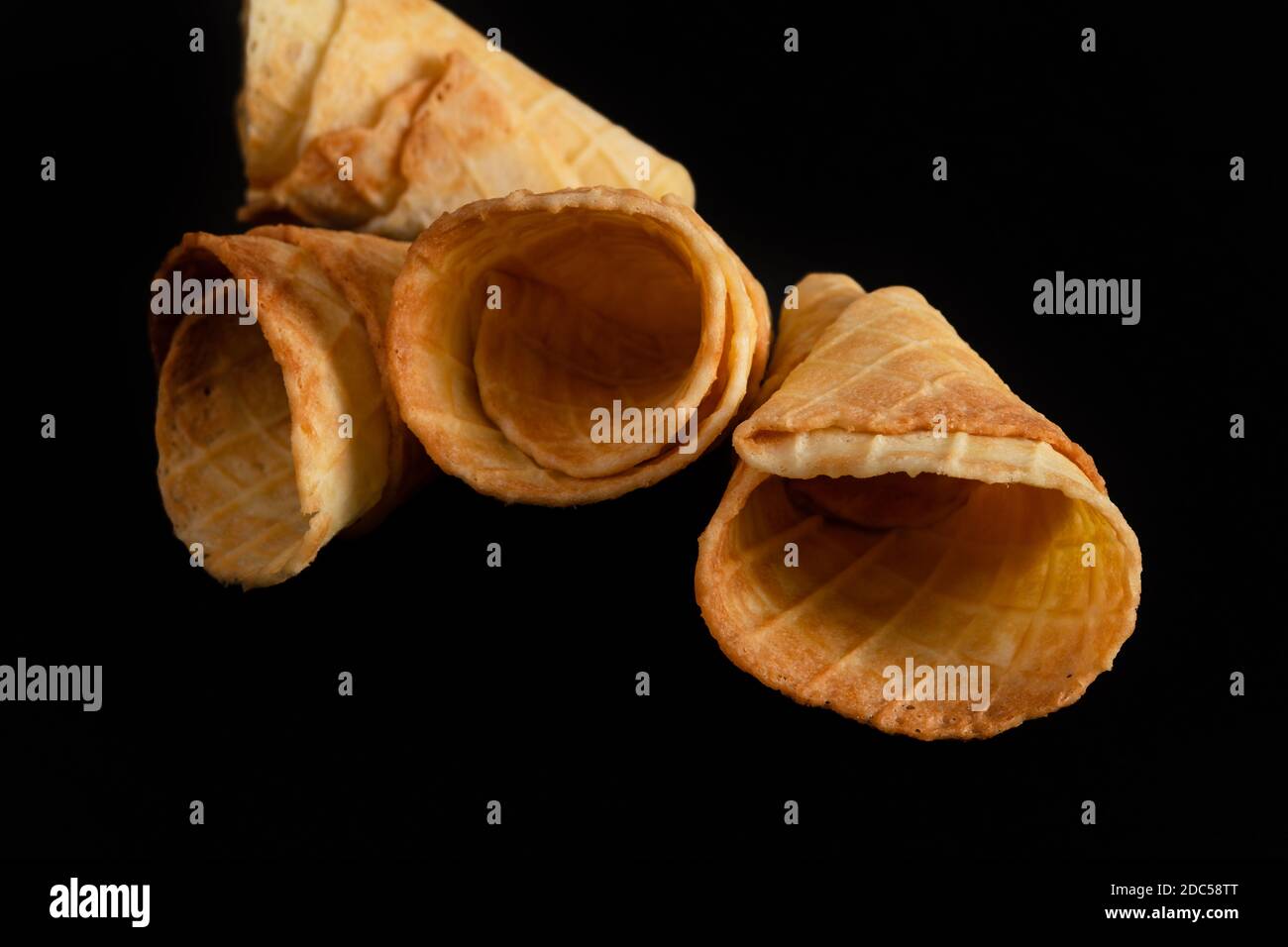 Empty ice cream cones hi-res stock photography and images - Alamy