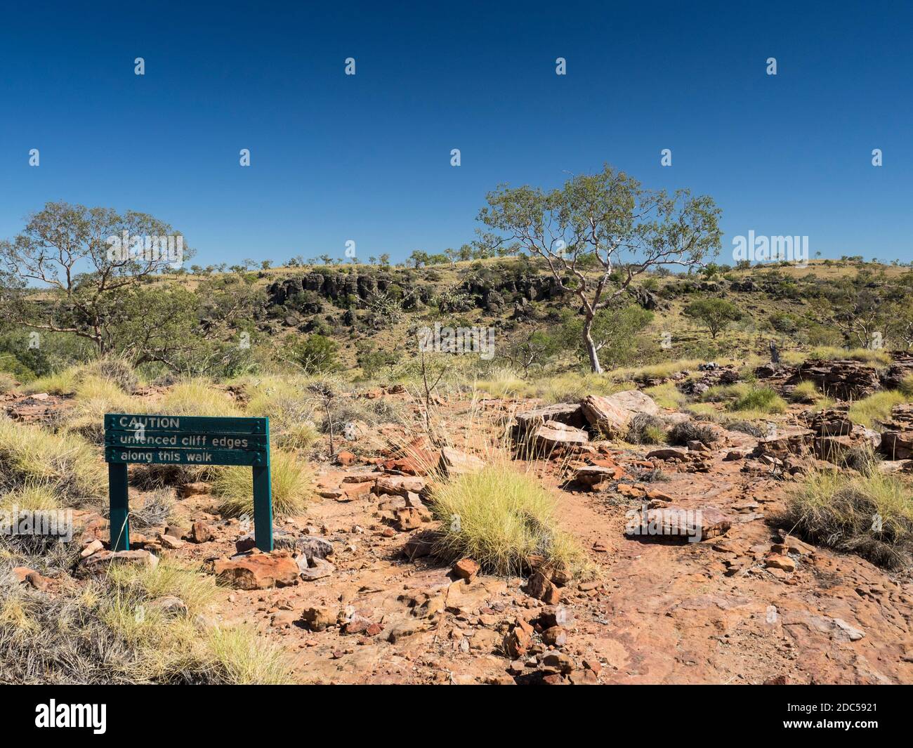 The path to Upper Gorge Lookout, Lawn Hill, Boodjamulla National Park ...