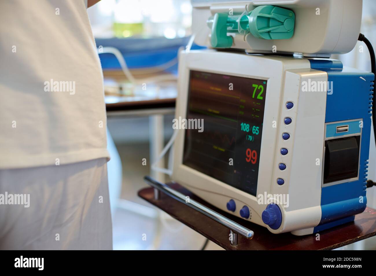 Monitor of vital processes in operating room Stock Photo - Alamy