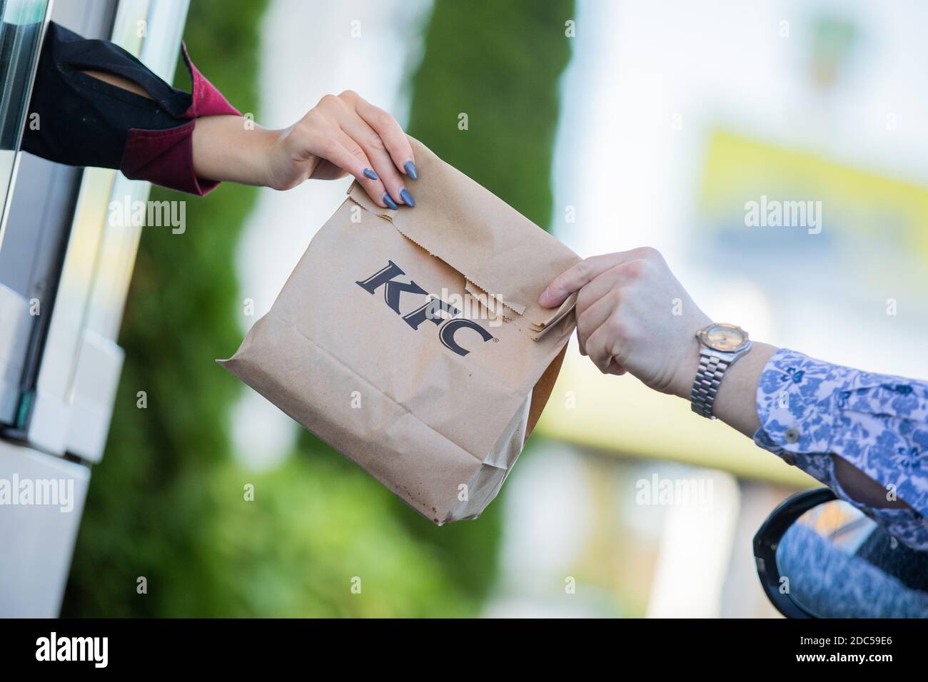 Kfc fast food restaurant counter hi-res stock photography and images ...