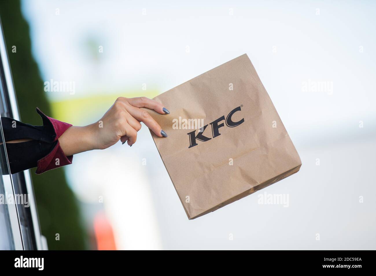 Kfc fast food restaurant counter hi-res stock photography and images ...