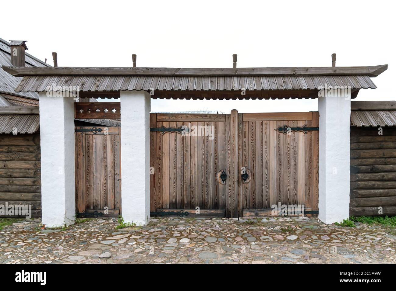 Double farm gate hi-res stock photography and images - Alamy