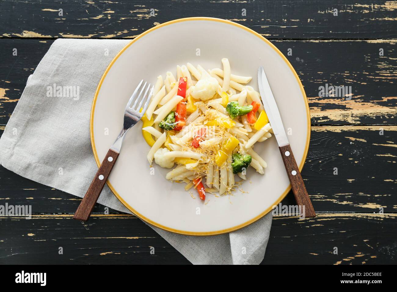Penne primavera hi-res stock photography and images - Alamy