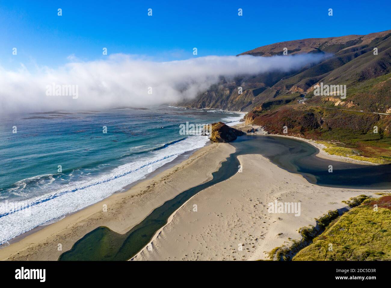 Ocean fog rolling in onto Highway 1 and Big Sur, California, USA Stock ...
