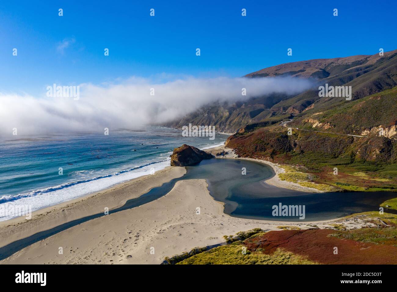 Ocean fog rolling in onto Highway 1 and Big Sur, California, USA Stock ...