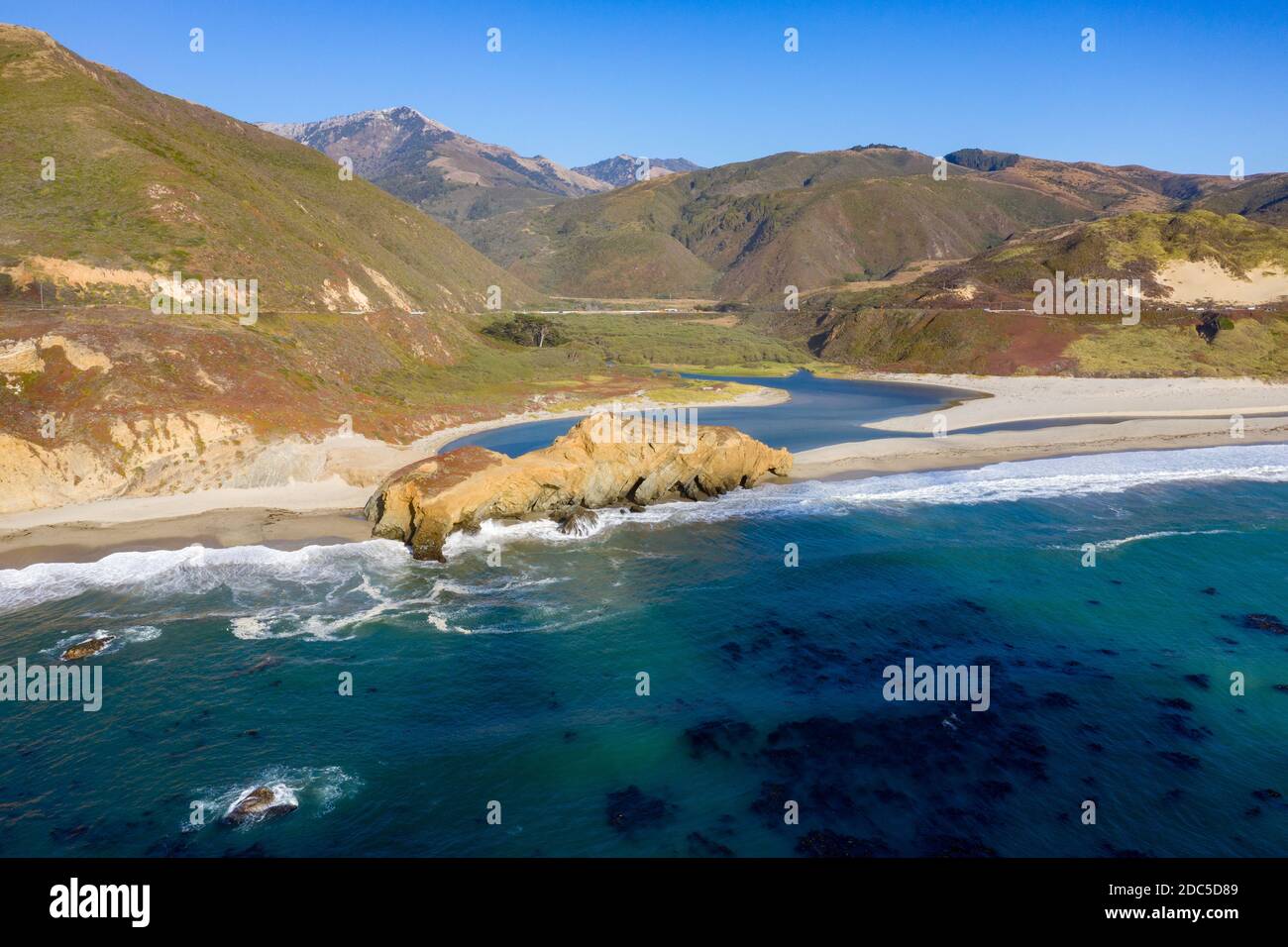 Ocean fog rolling in onto Highway 1 and Big Sur, California, USA Stock ...