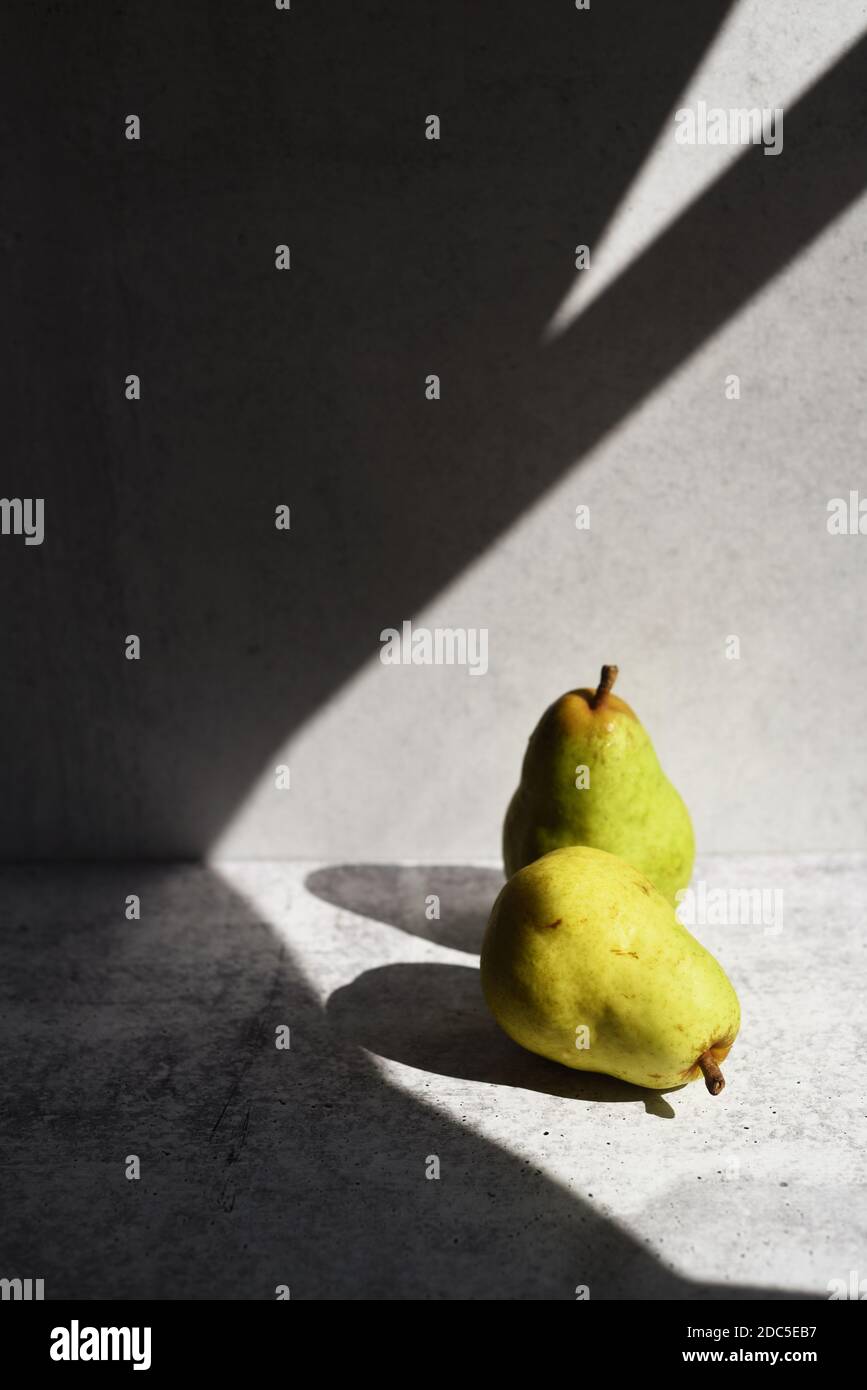 Monochromatic light hi-res stock photography and images - Alamy